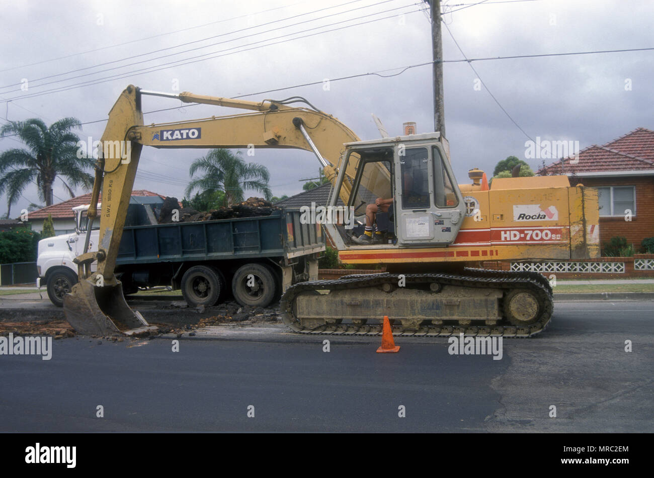 ROAD RESURFACING IN PROGRESS, SYDNEY, NEW SOUTH WALES, AUSTRALIA Stock ...