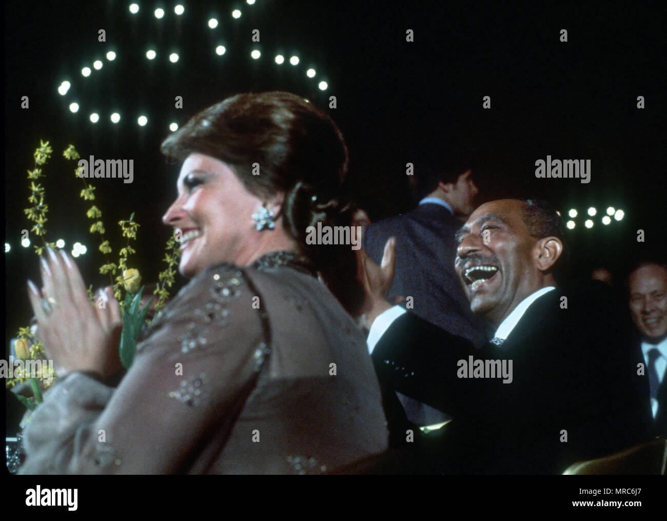 Washington, DC 1986/04/02 JEHAN AND ANWAR SADAT at a dinner during the ...