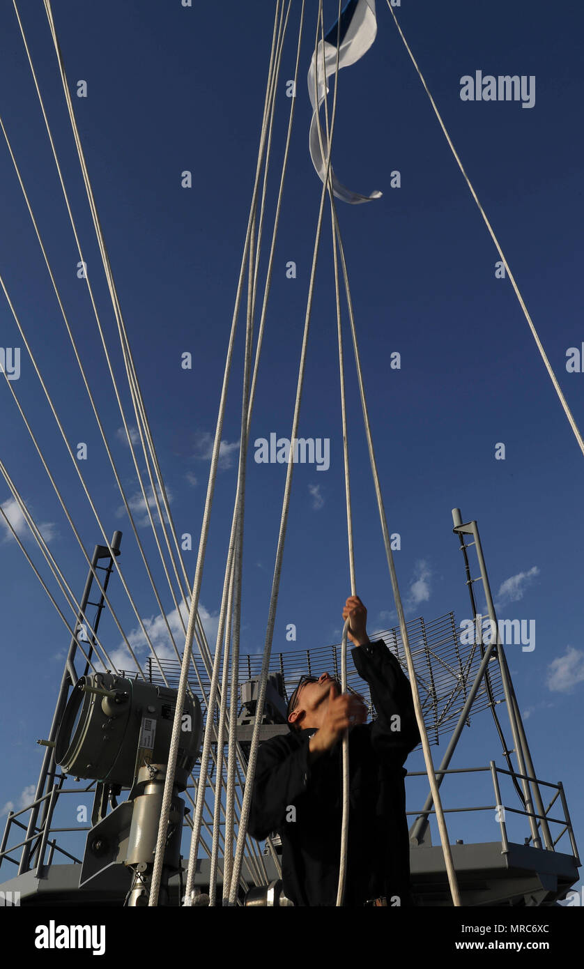 Uss abraham lincoln church pennant hi-res stock photography and images ...
