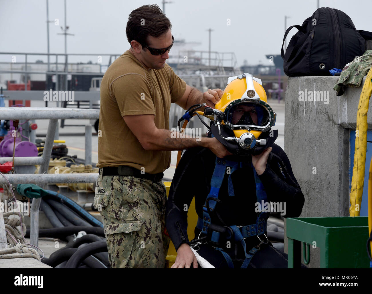 U s navy reserve navy diver hi-res stock photography and images - Alamy