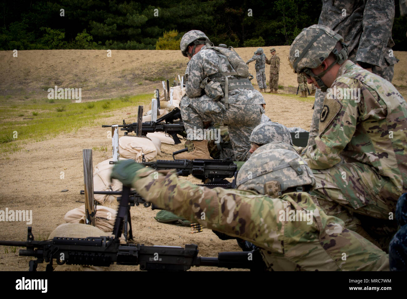 Drill sergeants from the 1st Battalion, 304th Infantry Regiment load ...