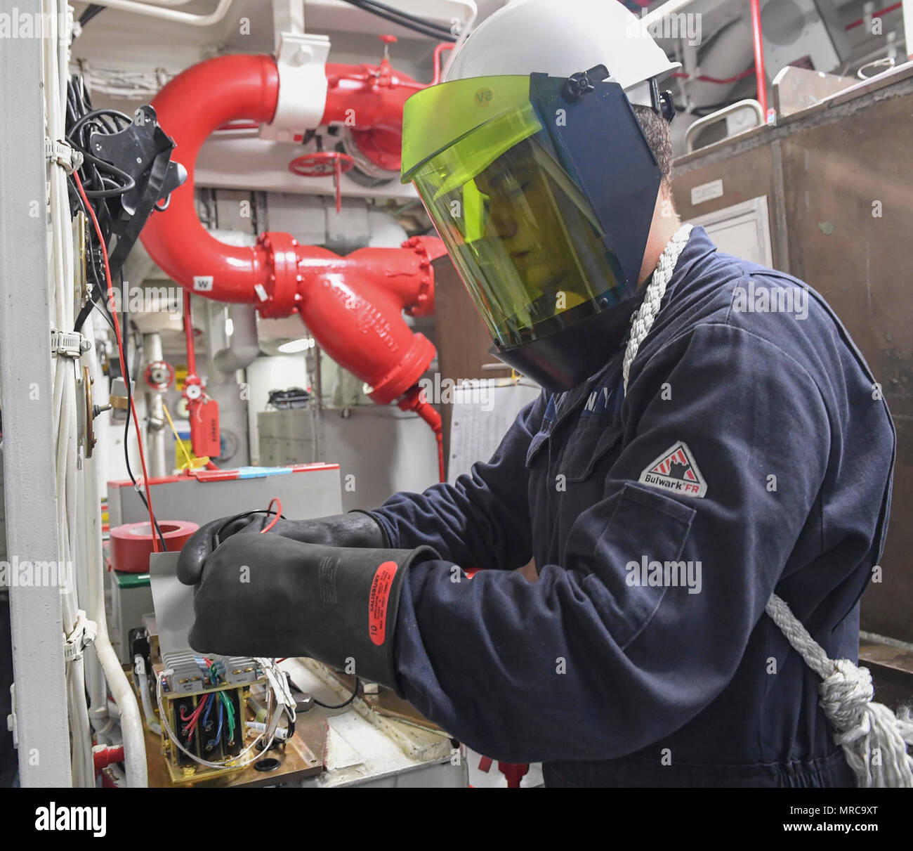 Aircraft electrical service station hi-res stock photography and images ...