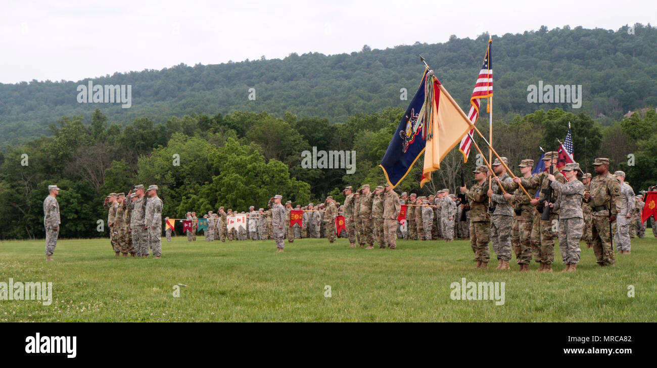 Soldiers from the 213th Regional Support Group, Pennsylvania Army ...