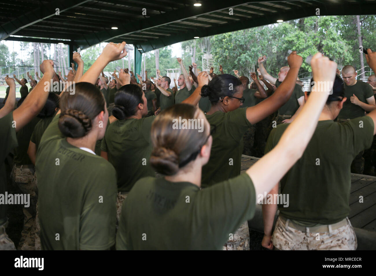 U.S. Marine Corps recruits with Papa Company, 4th Recruit Training ...