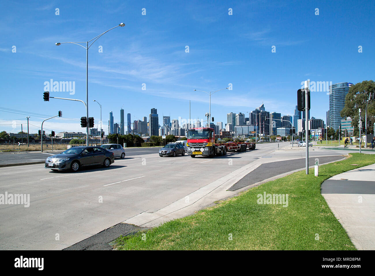 Melbourne, Australia: April 07, 2018: Cityscape from Footscray Road at ...