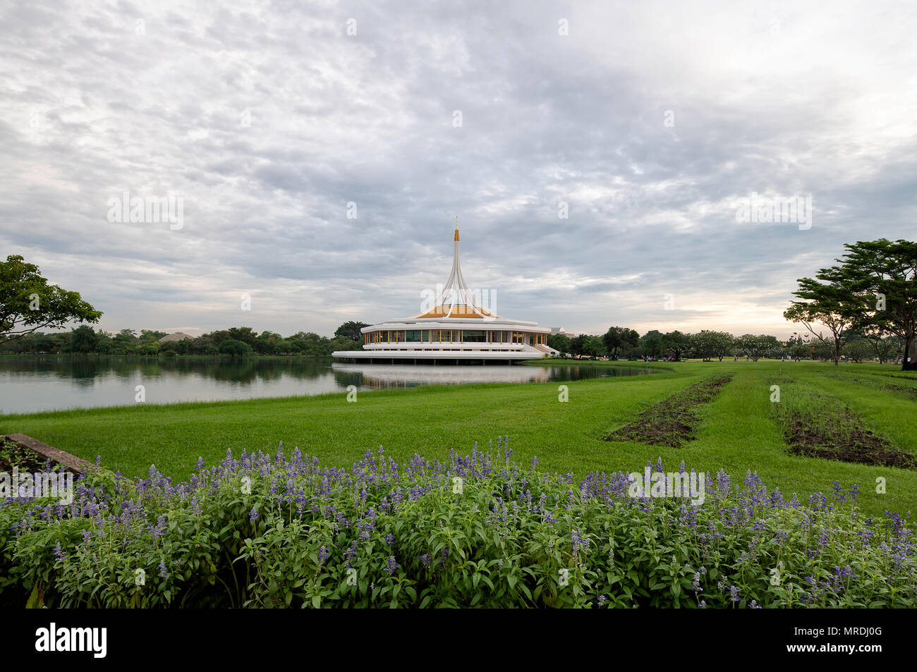 Thailand king hi-res stock photography and images - Alamy