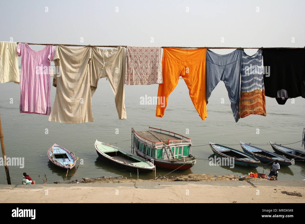 Ganges india washing hi-res stock photography and images - Alamy