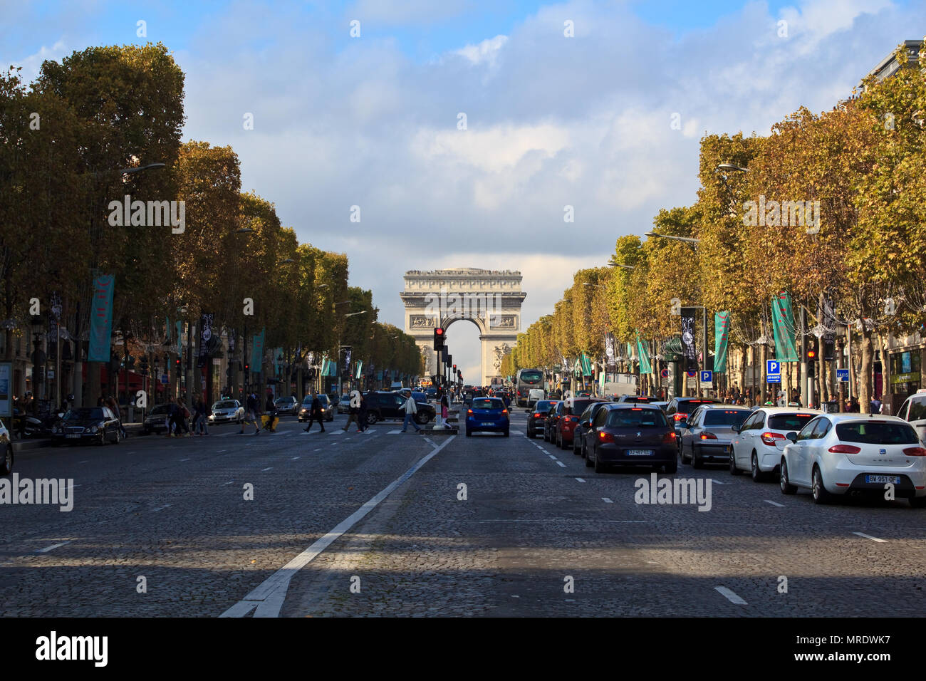 Paris champs elysees sunny hi-res stock photography and images - Alamy