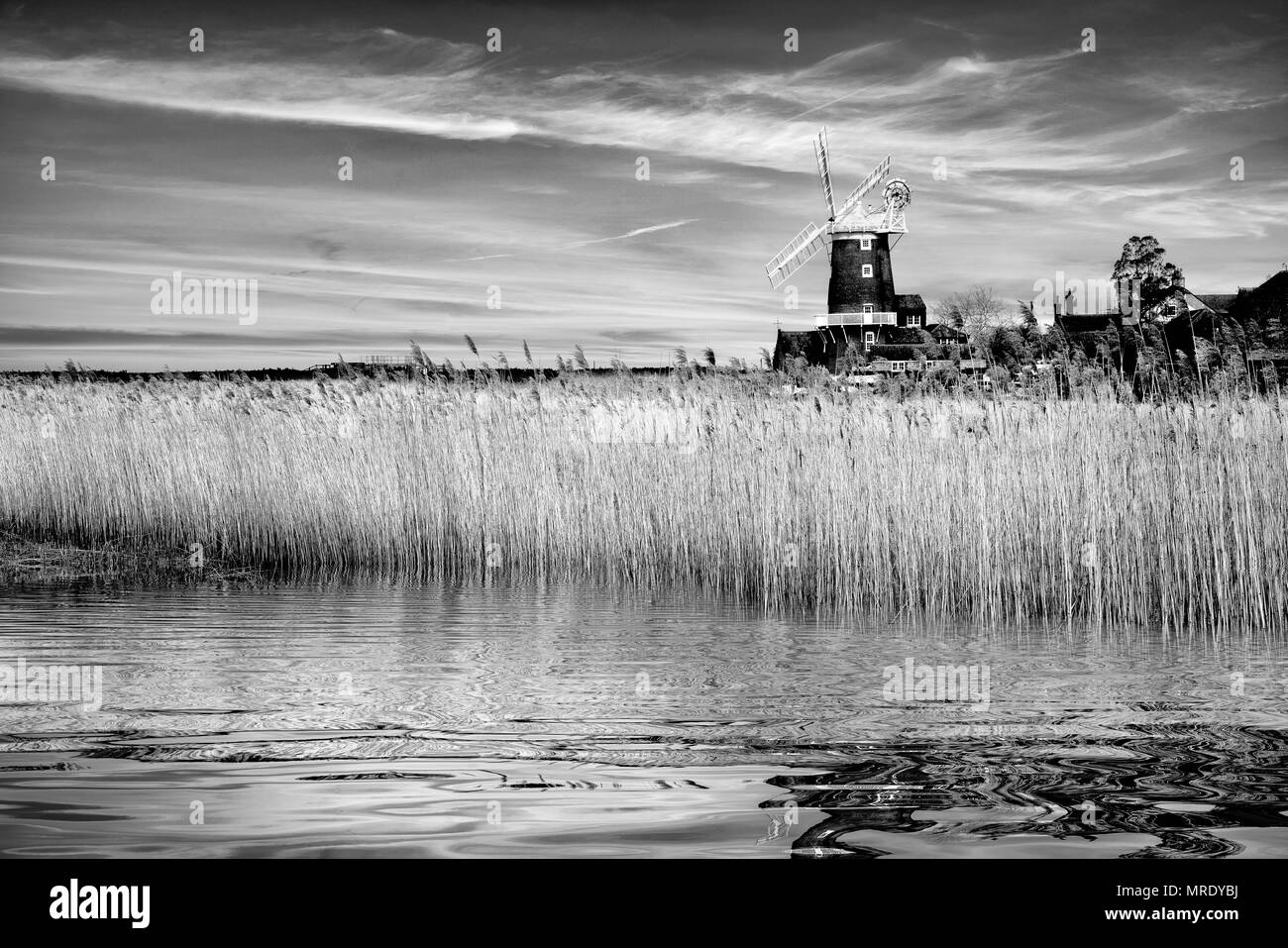 English windmills hi-res stock photography and images - Alamy