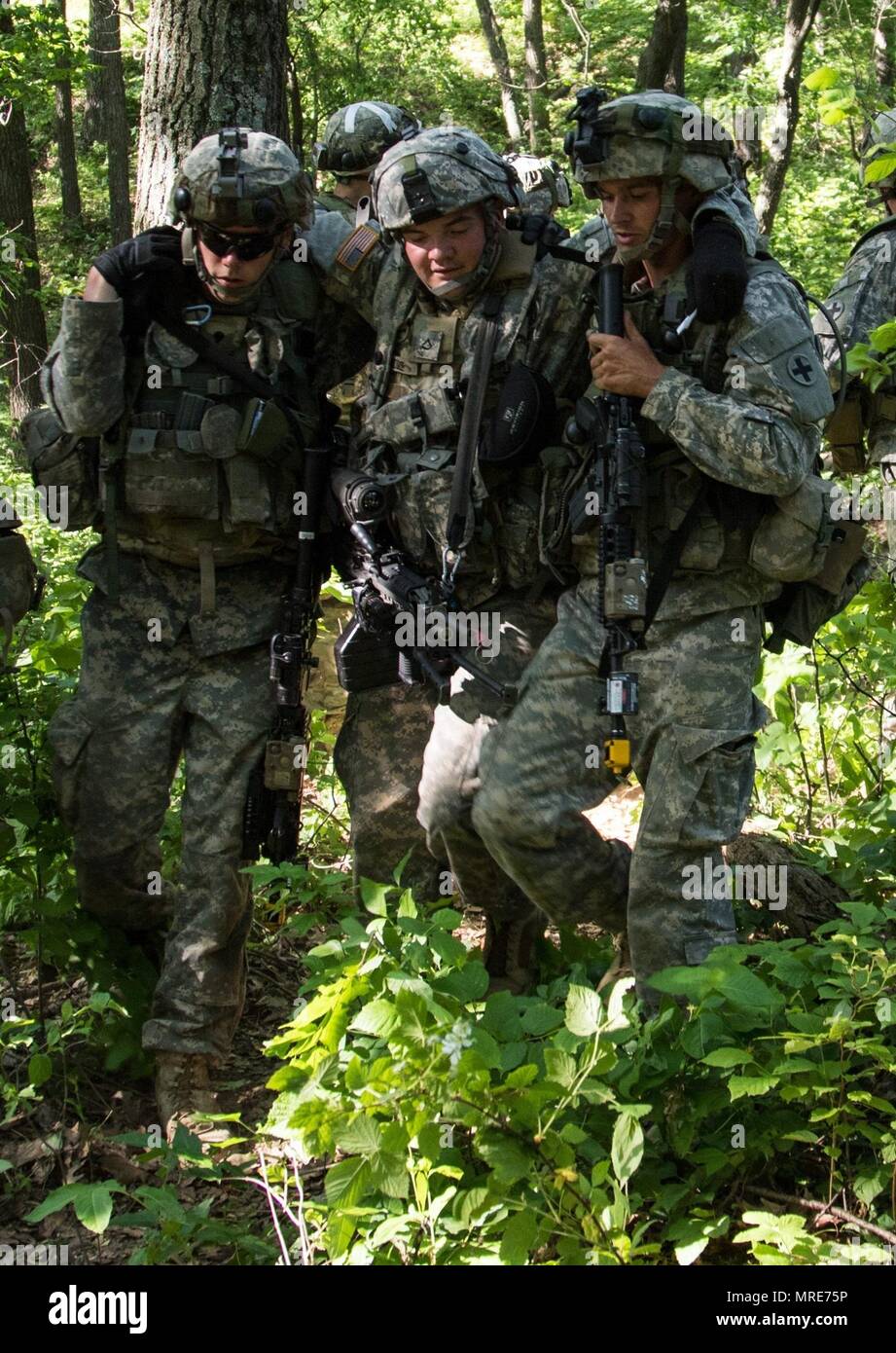 Infantrymen with the 2nd Battalion, 130th Infantry Regiment, 33rd ...