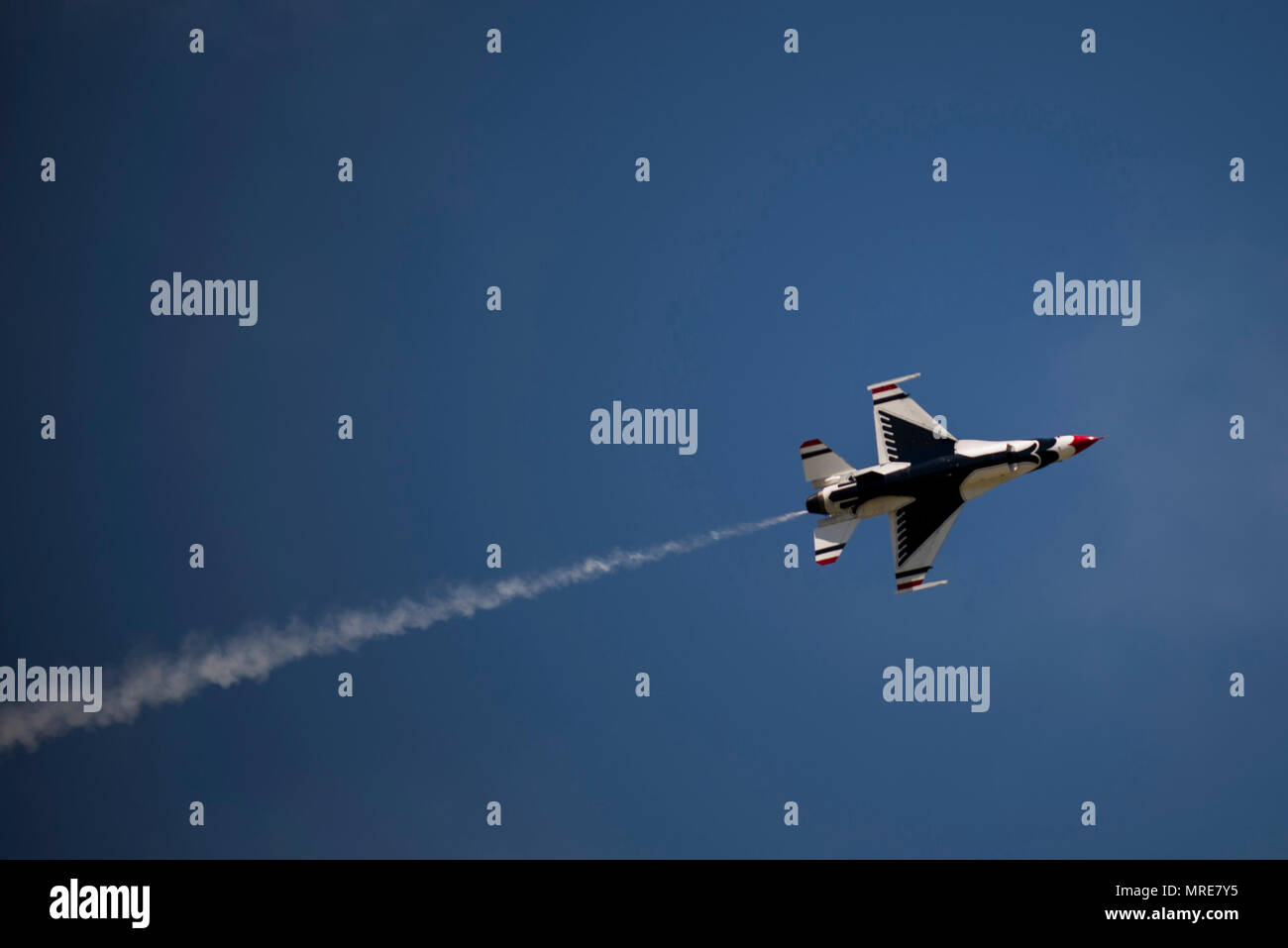 General electric f110 ge 100 engine hi-res stock photography and images ...