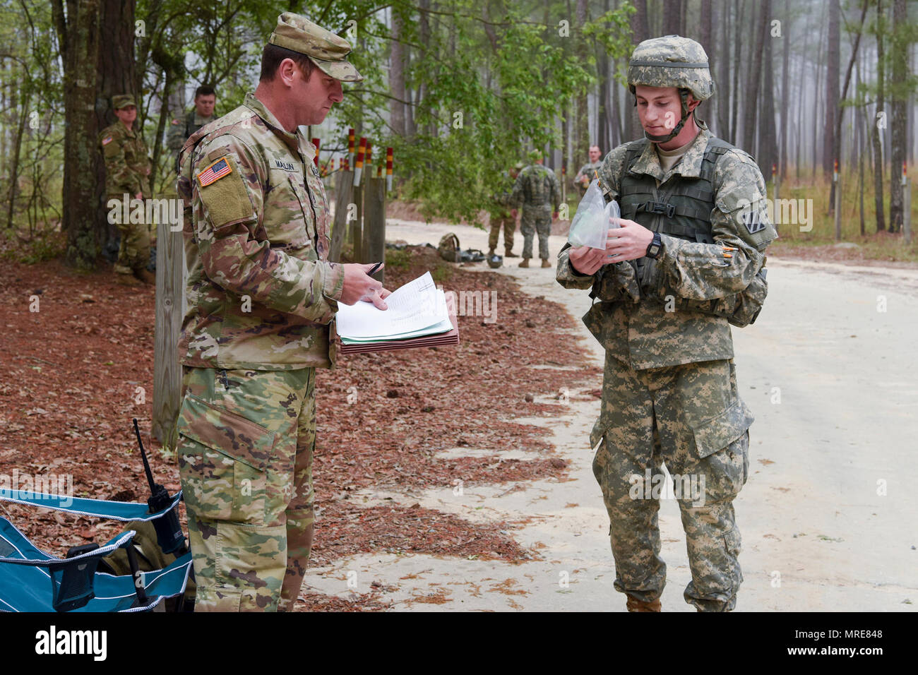 U.S. Army National Guard Soldiers attending the Basic Leaders Course ...