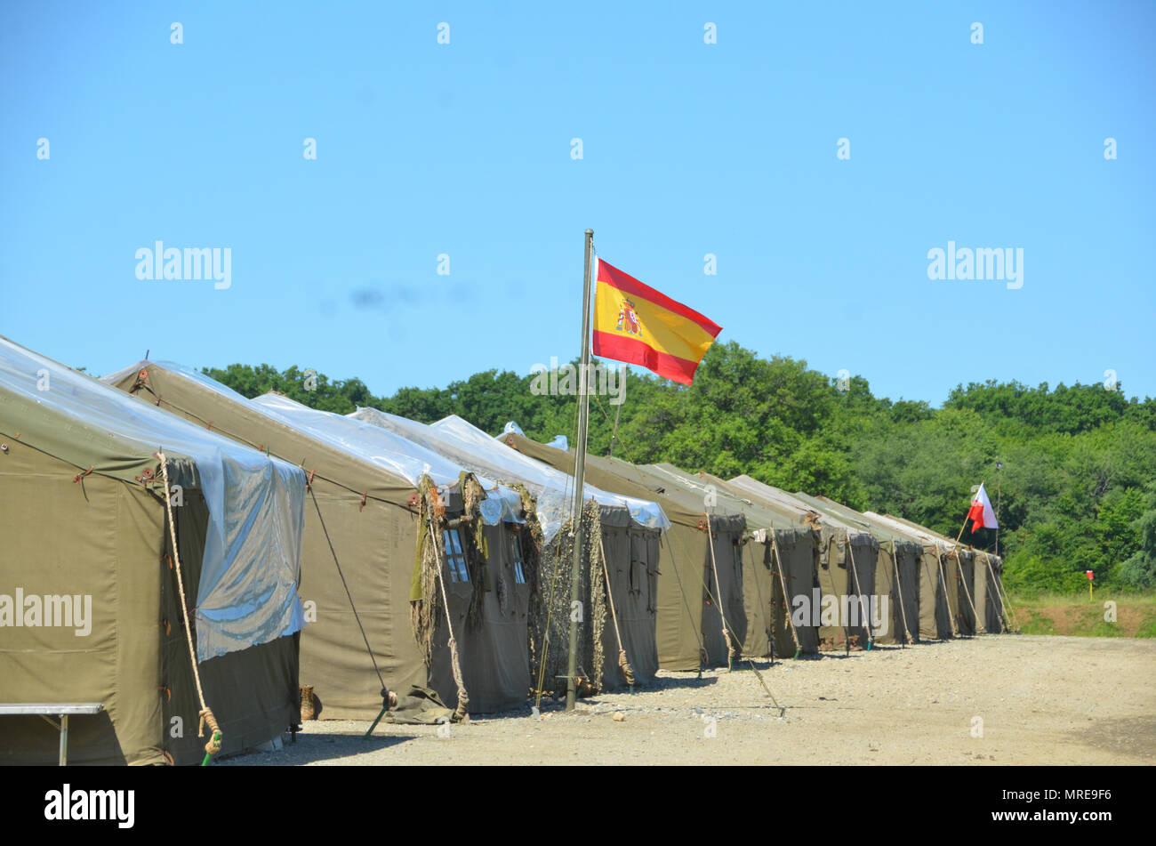 Spanish and Polish soldiers participating in Noble Jump 2017 set up ...