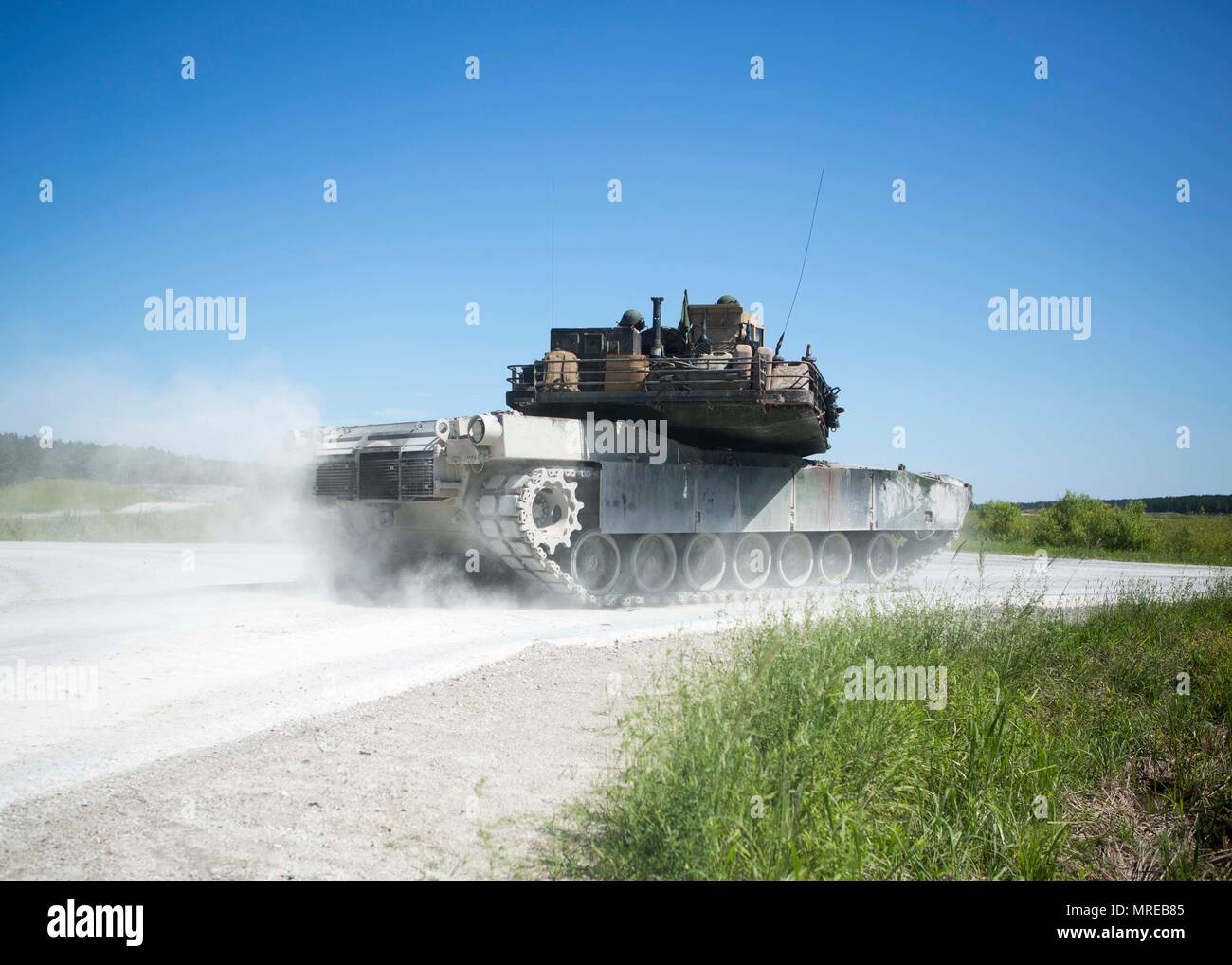 U.S. Marines with Alpha Company, 4th Tank Battalion, 4th Marine ...