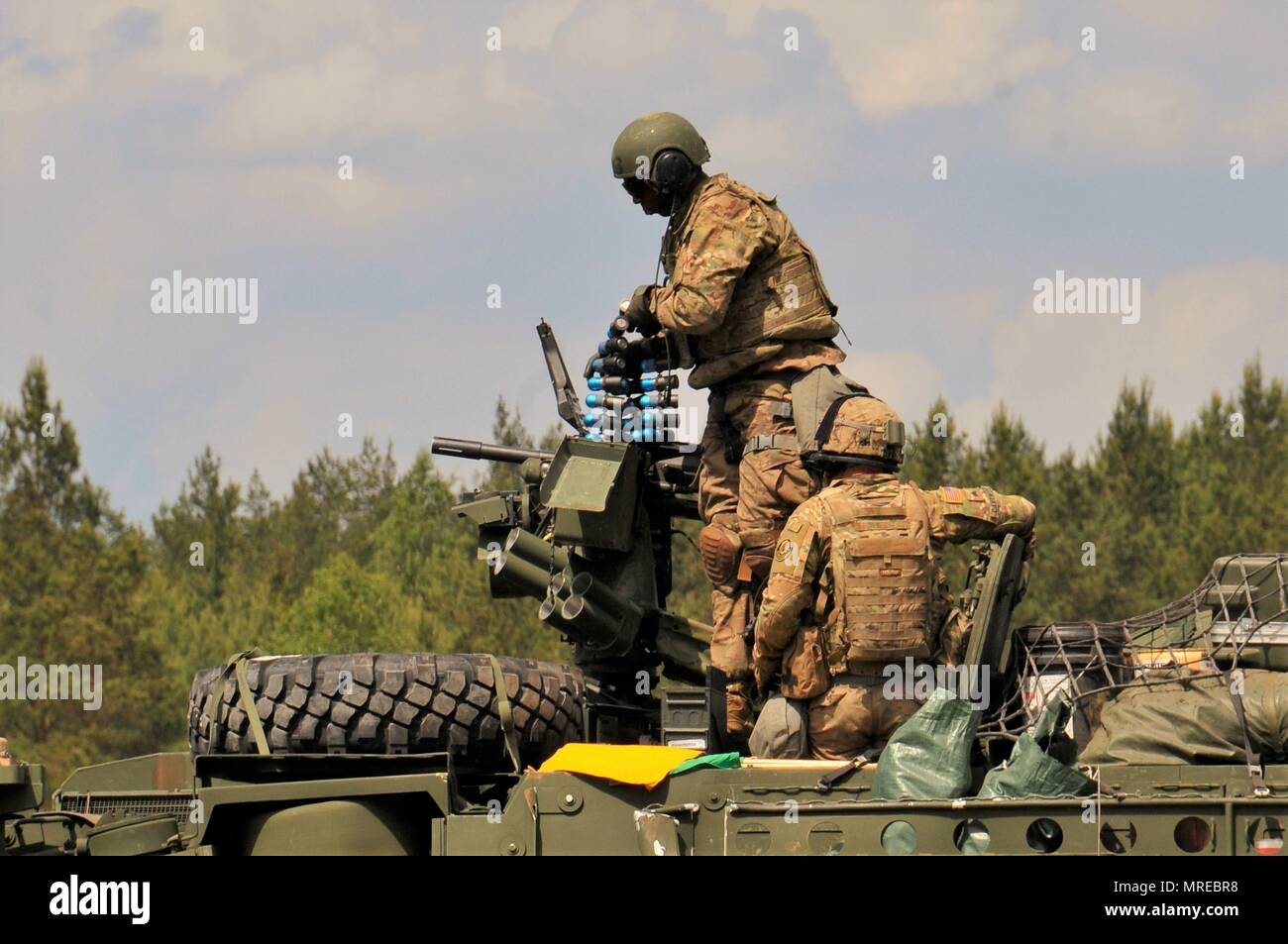 Mark 19 40mm grenade launcher hi-res stock photography and images - Alamy