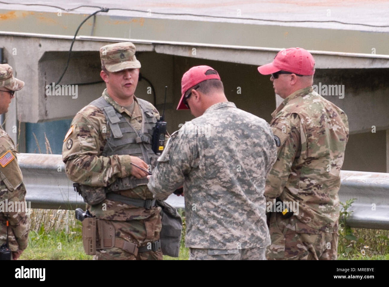 North Carolina Army National Guard soldiers from the 130th Maneuver ...