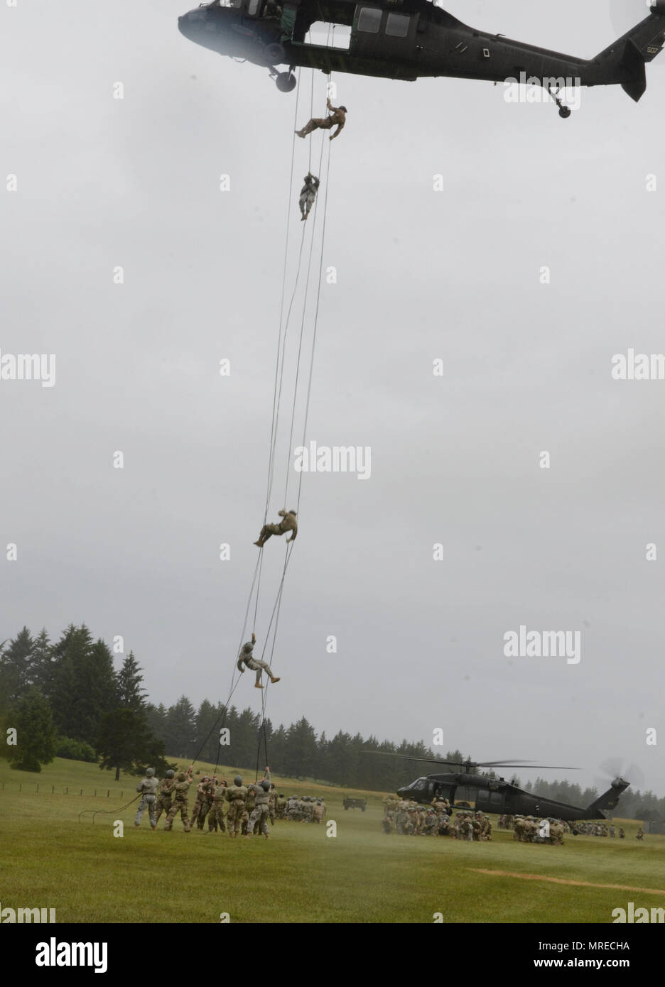 Rappelling and black hawk helicopter hi-res stock photography and ...