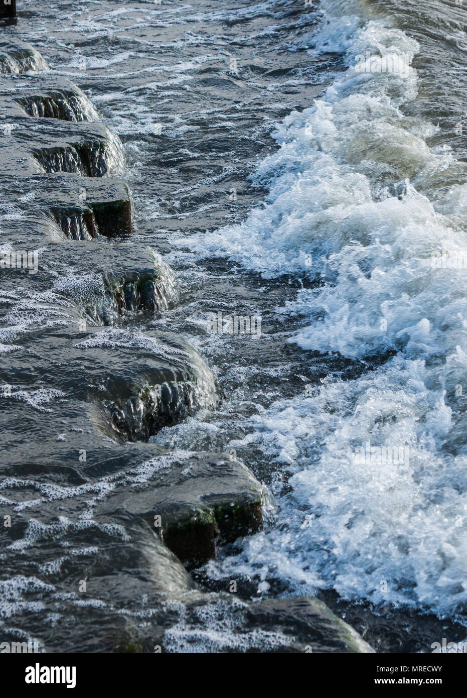 Cold waves hi-res stock photography and images - Alamy
