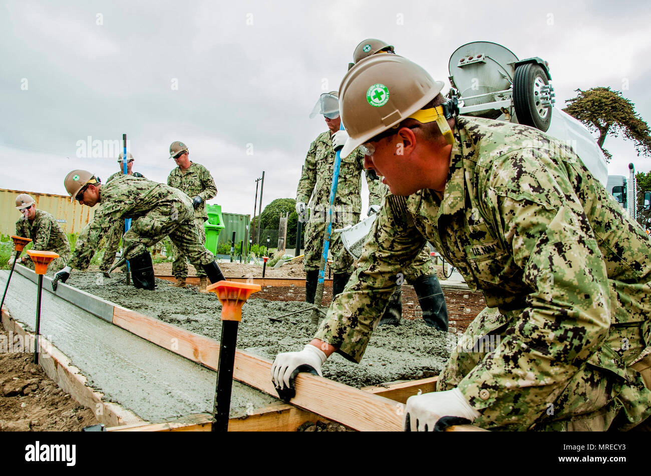 Leveling fresh concrete base screed hi-res stock photography and images ...