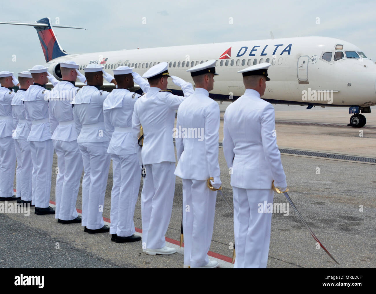170608-N-BX824-037 BALTIMORE (June 8, 2017) Sailors assigned to the U.S ...