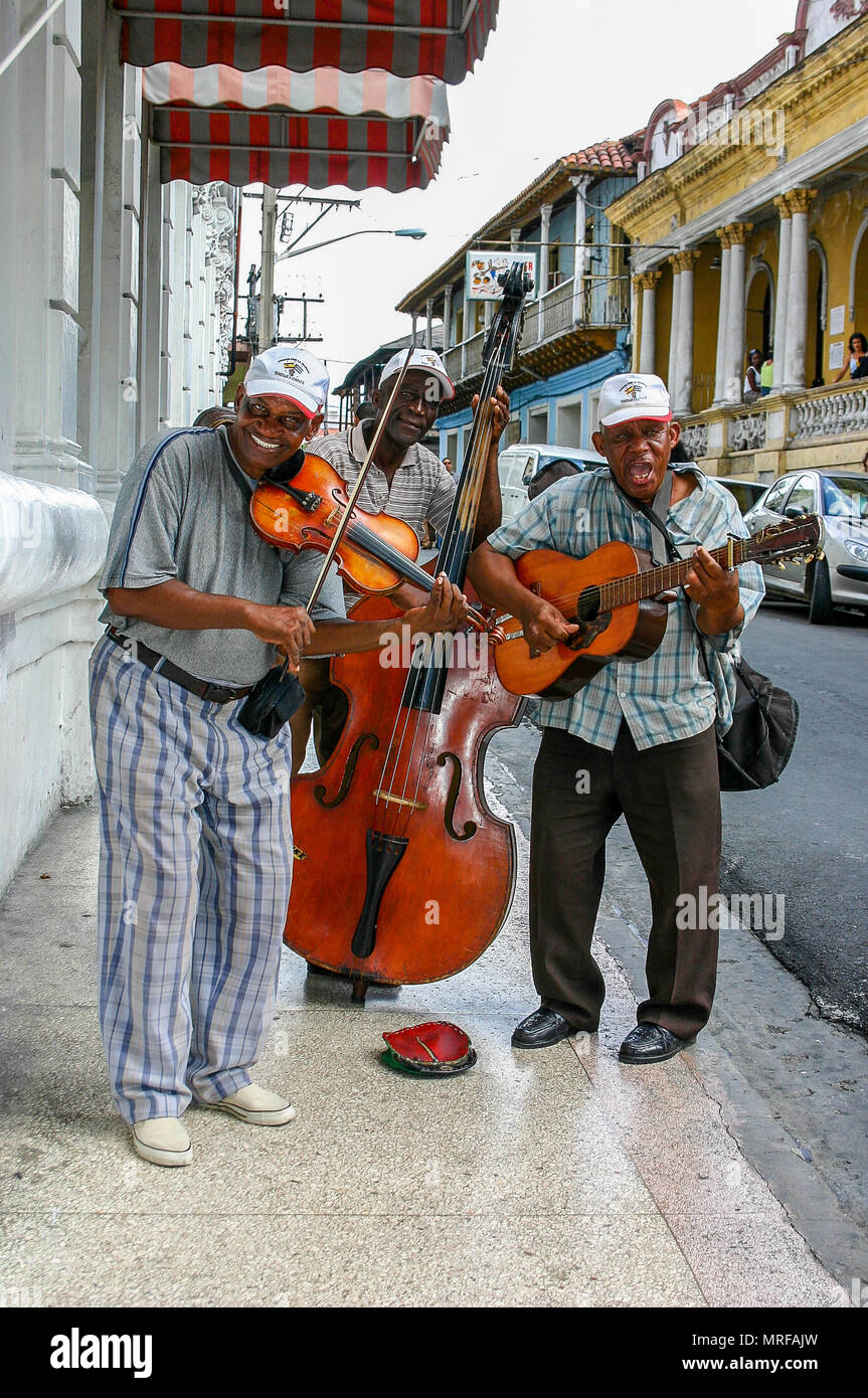 String insruments hi-res stock photography and images - Alamy