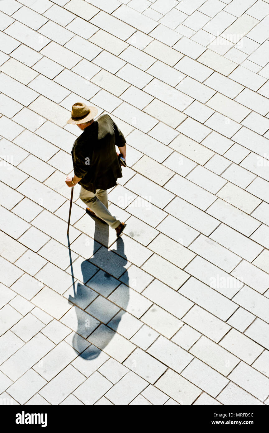 Man in panama hat hi-res stock photography and images - Alamy
