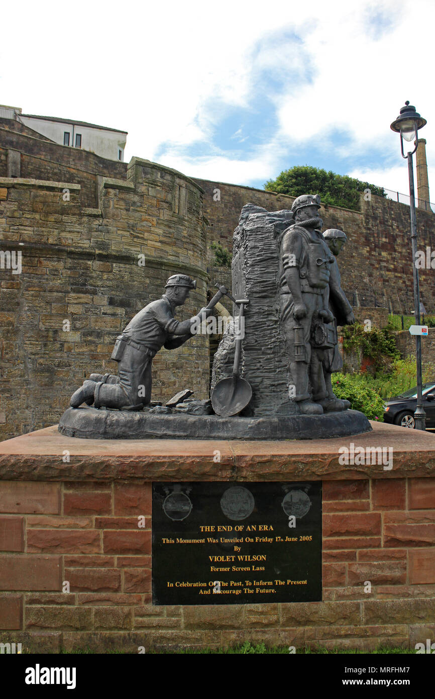 Whitehaven cumbria statue hi-res stock photography and images - Alamy