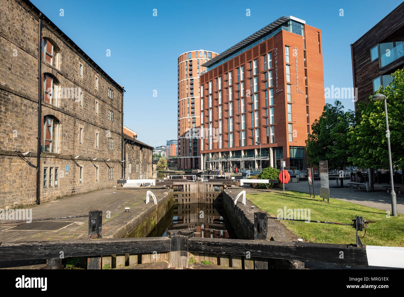 Leeds bars granary wharf hi-res stock photography and images - Alamy