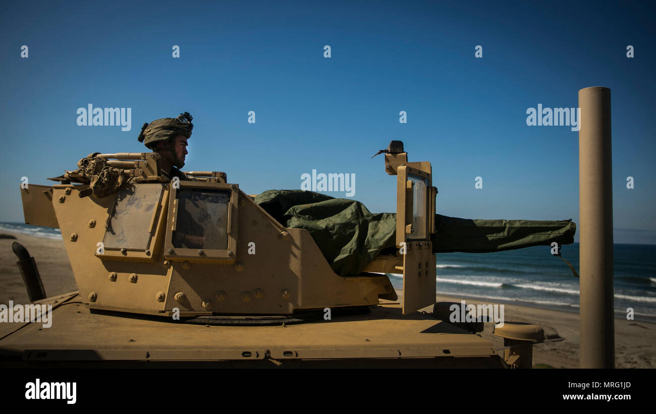 Military humvee ocean hi-res stock photography and images - Alamy