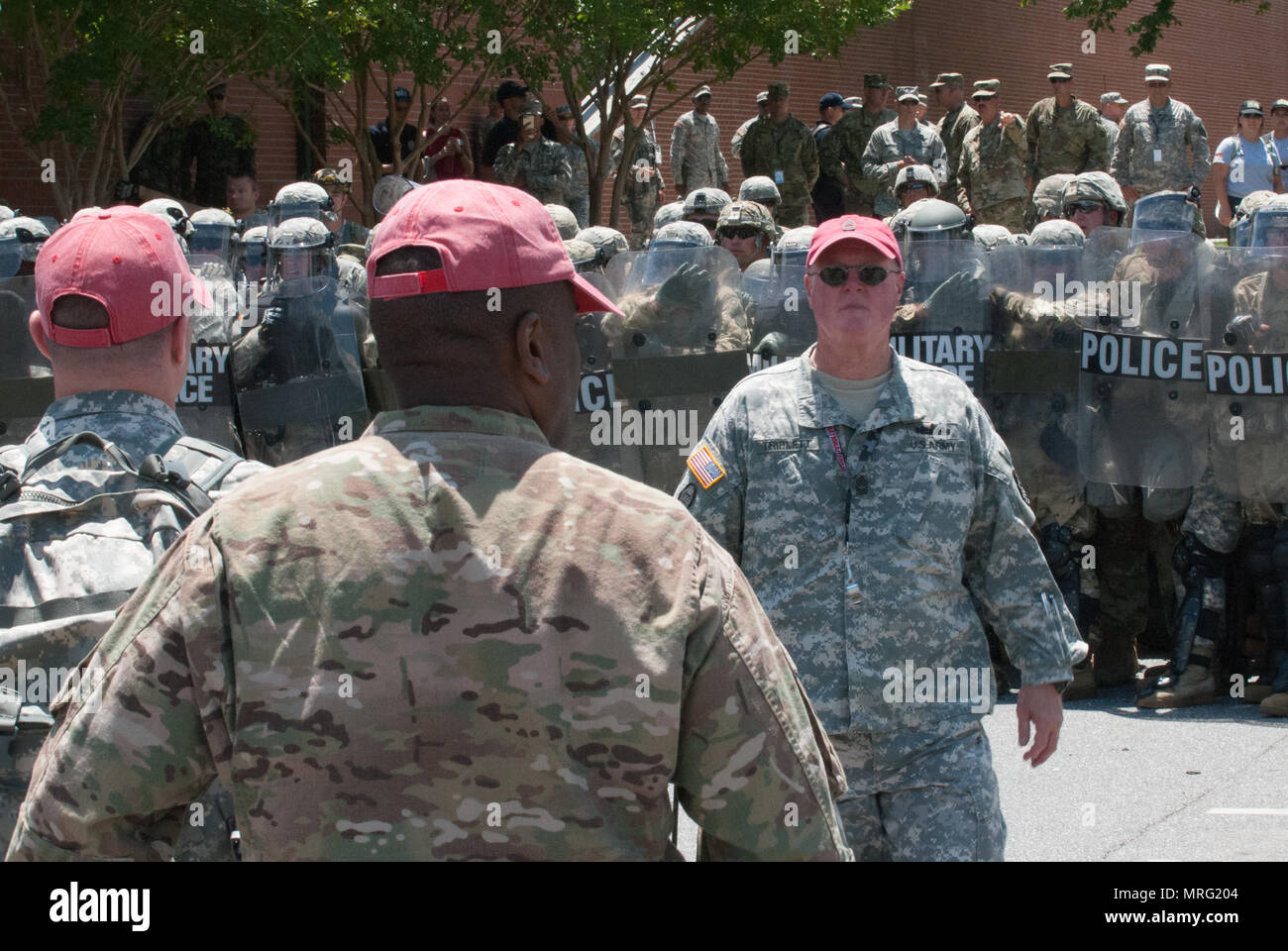 North Carolina Army National Guard soldiers from the 130th Maneuver ...