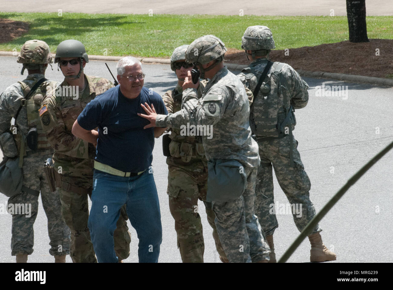 North Carolina Army National Guard soldiers from the 130th Maneuver ...