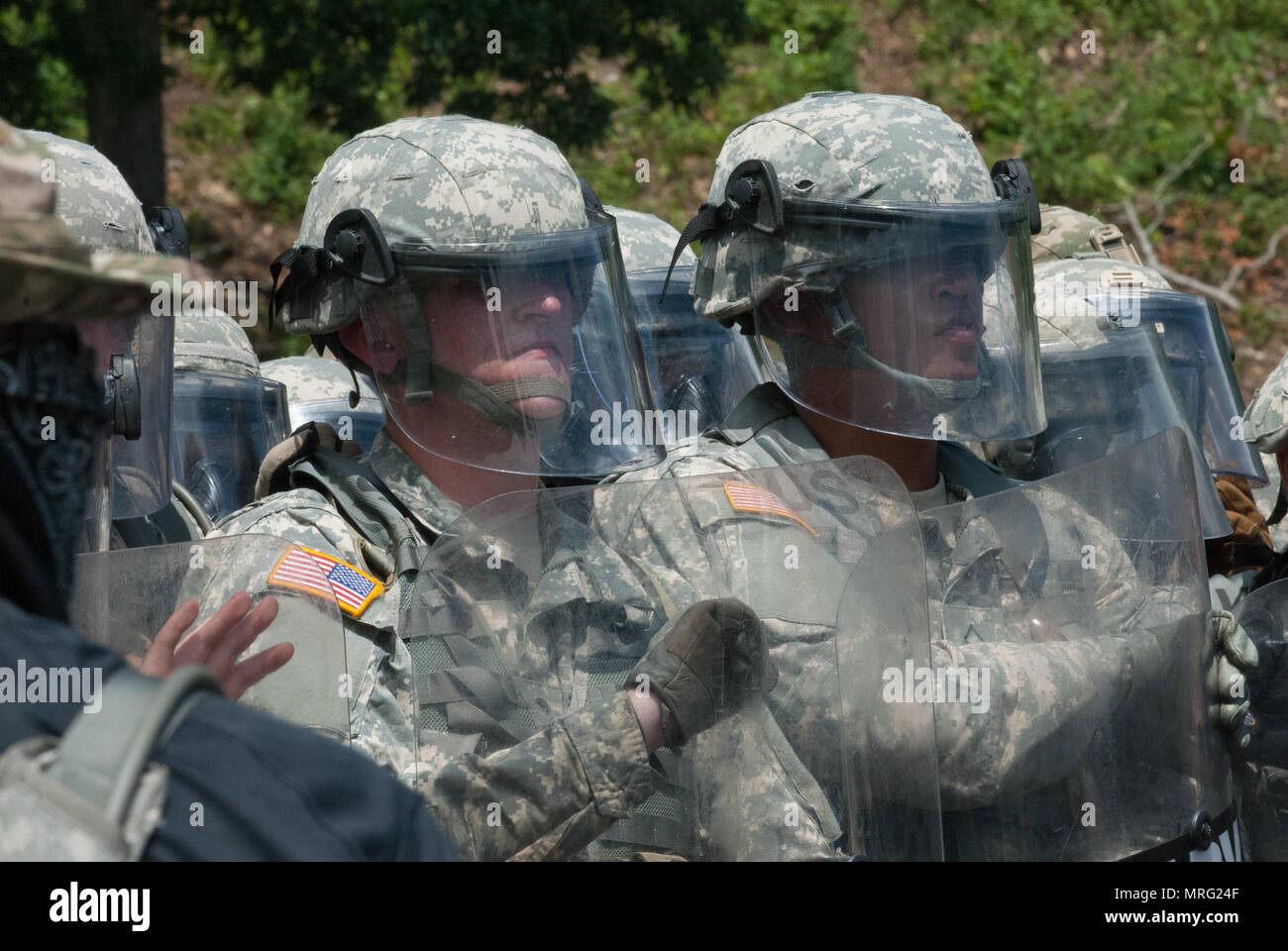 North Carolina Army National Guard soldiers from the 130th Maneuver ...