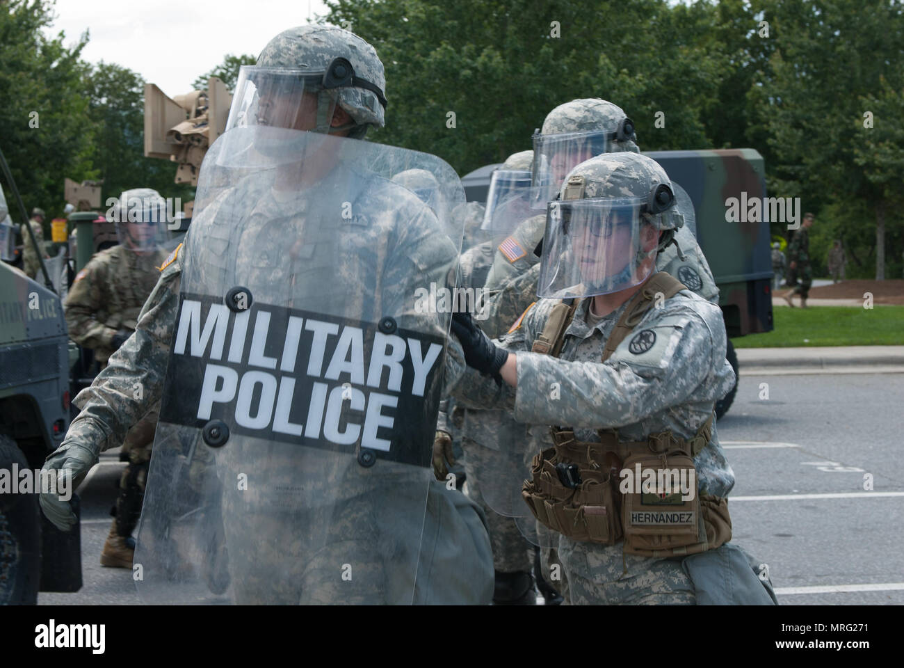 North Carolina Army National Guard soldiers from the 130th Maneuver ...