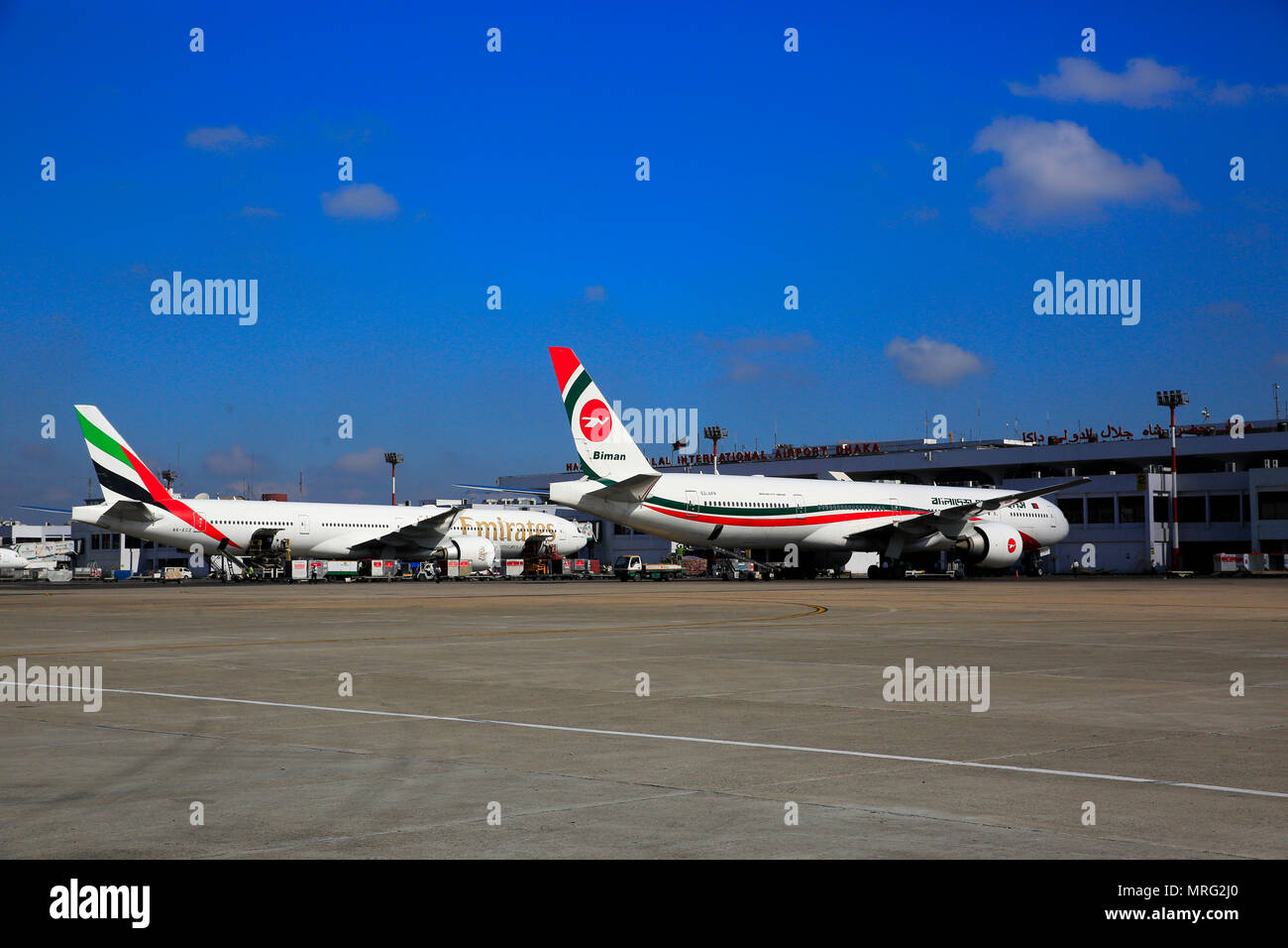 Dhaka airport photo with plane and boarding hi-res stock photography ...