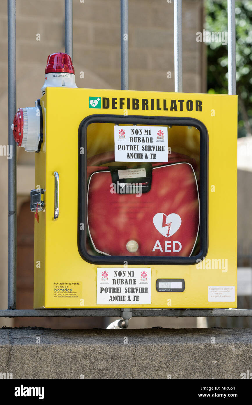 PAD, Public Access Defibrillator for emergency use on public street ...