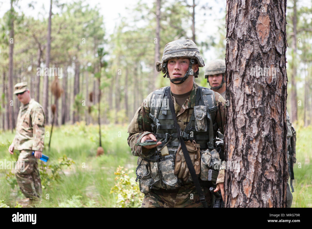 Pfc. Scott Smullen, 325th Military Intelligence Battalion, shoots an ...