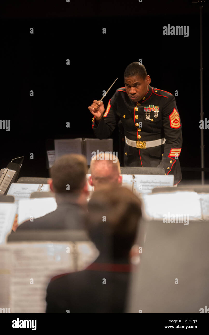 NEW YORK – Gunnery Sgt. Justin A. Hauser, enlisted conductor of Marine ...