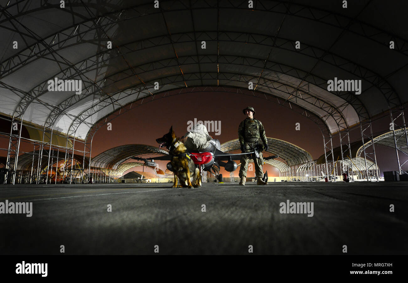 332 esfs hi-res stock photography and images - Alamy