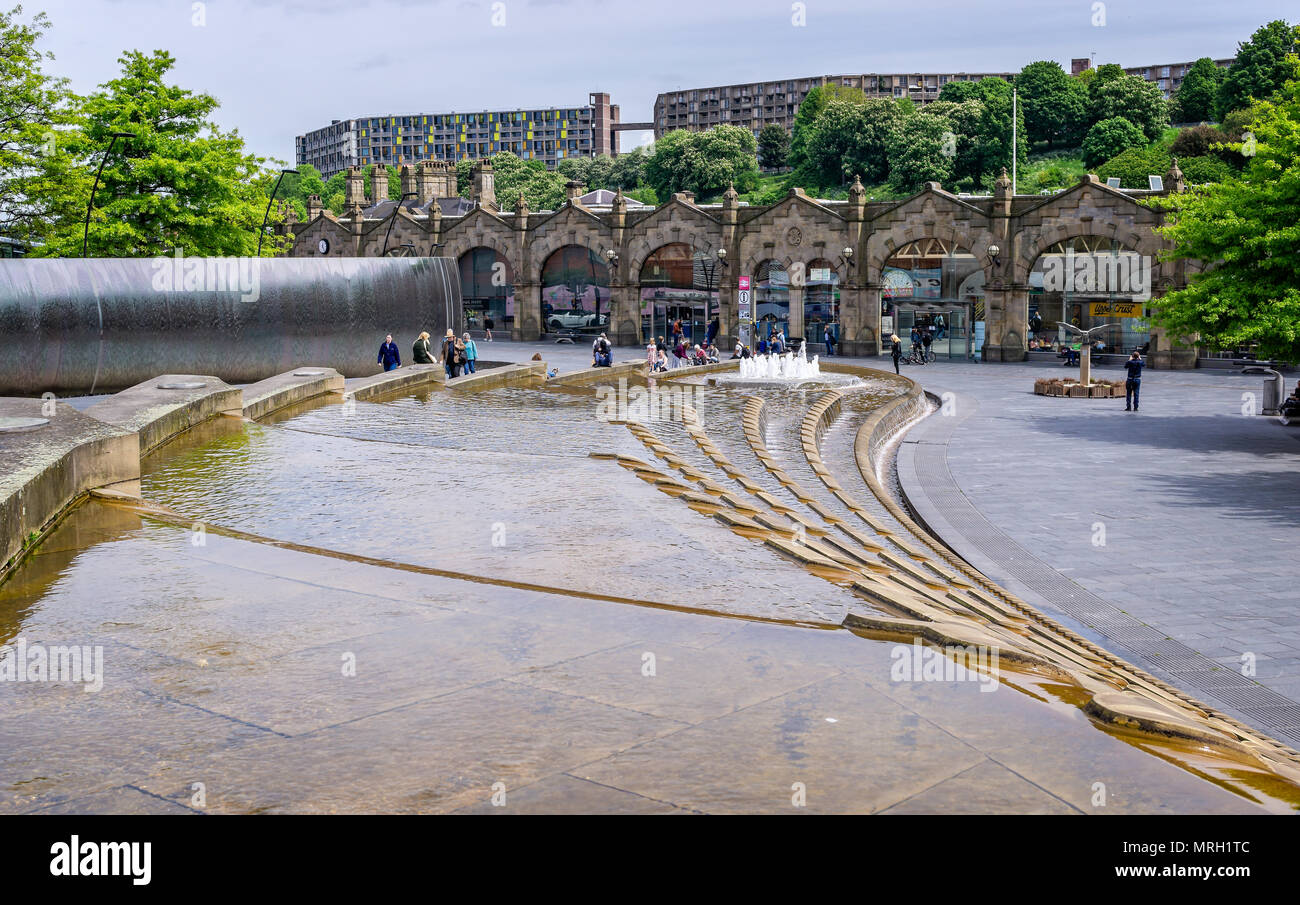 Sheffield station water feature uk hi-res stock photography and images ...