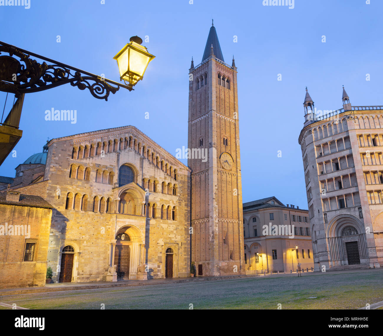 Parma - The Dome - Duomo (La cattedrale di Santa Maria Assunta) and ...
