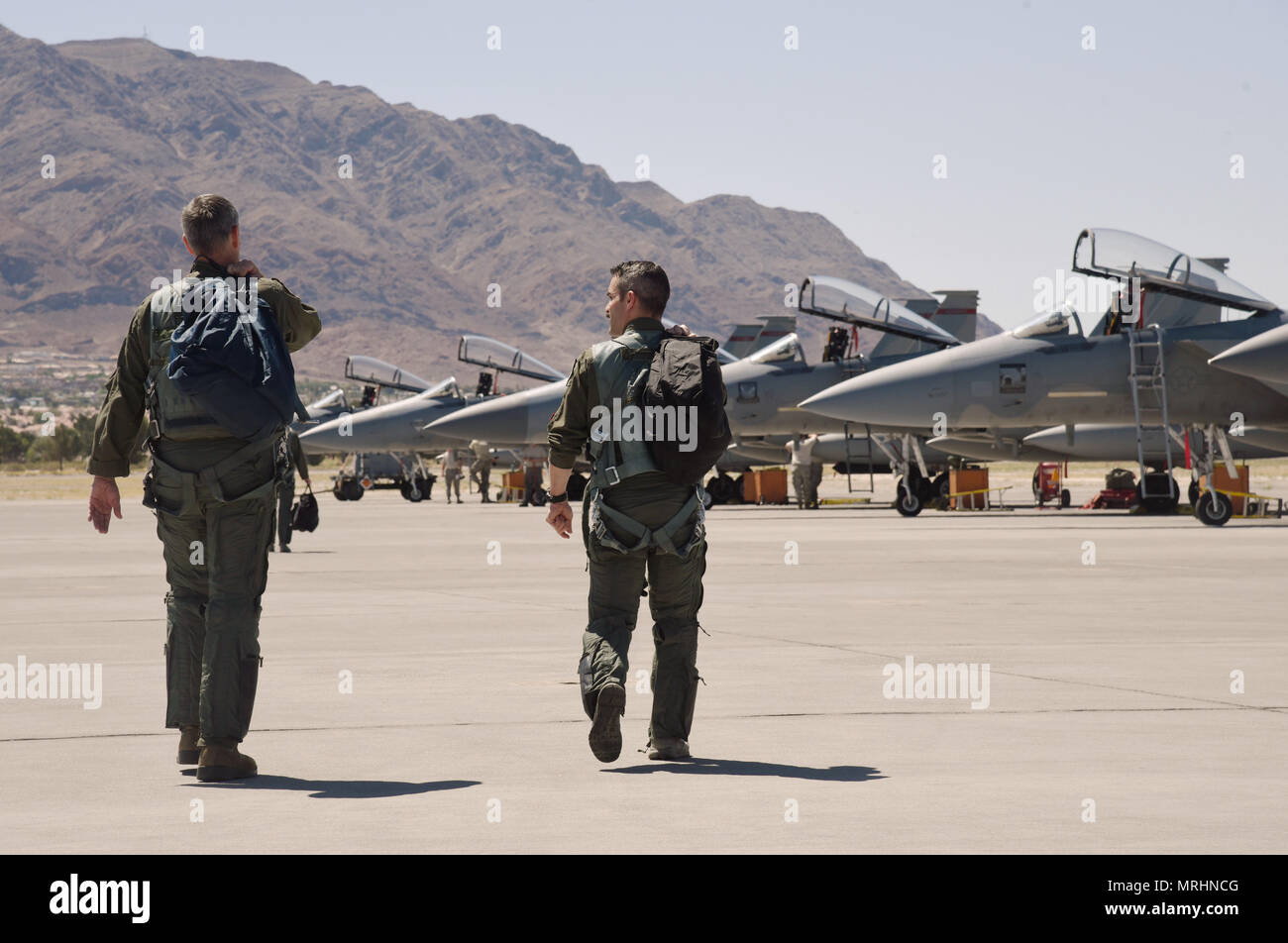 U.S. Air National Guard Lt. Col. Jim Worley (left) and Oregon Air ...