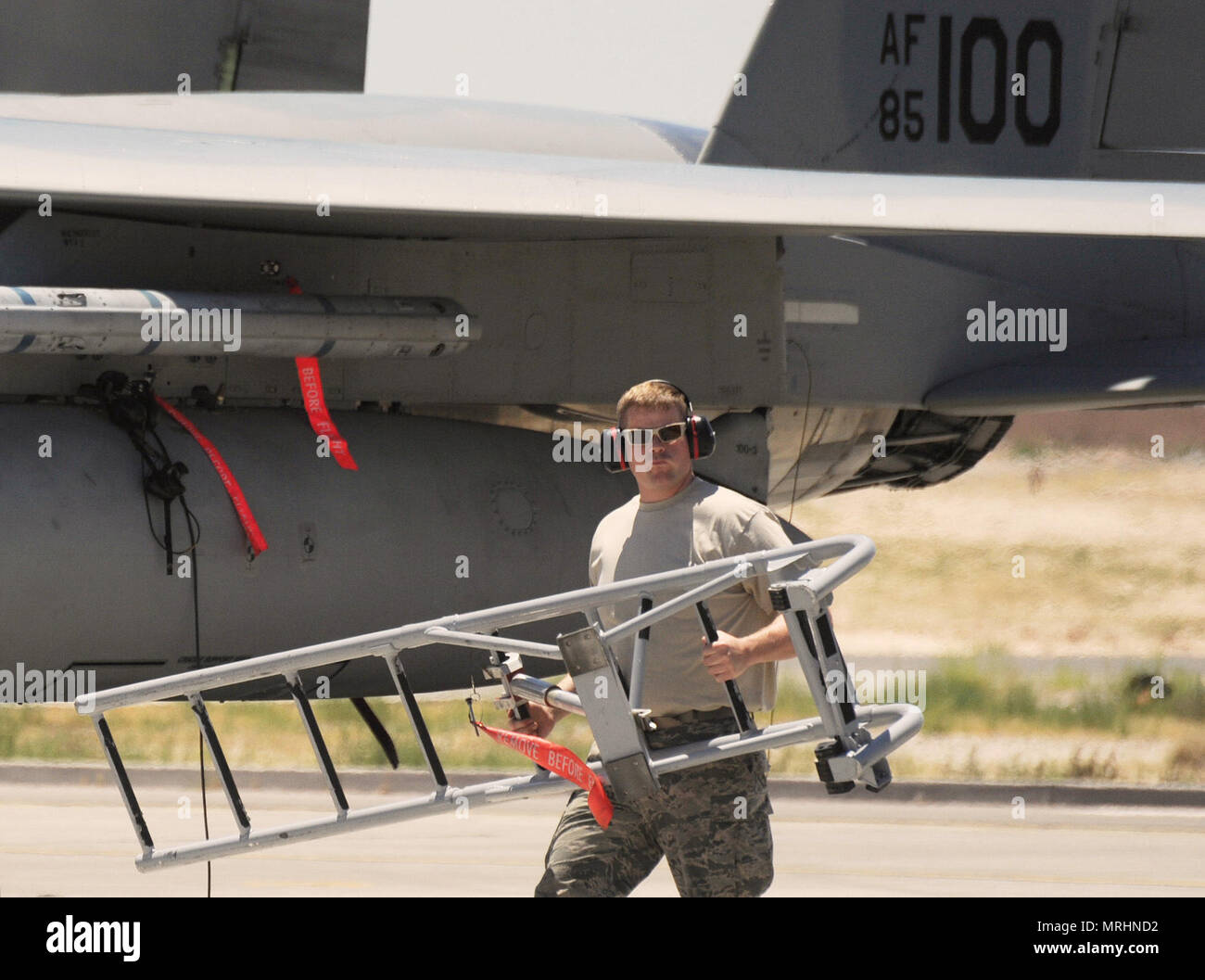 Oregon Air National Guard Tech. Sgt. Andrew Shinn, a crew cheif ...