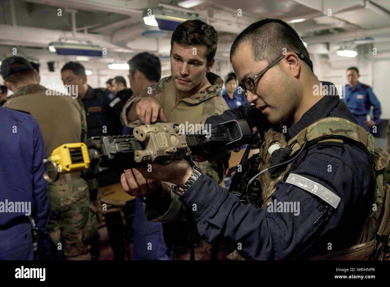 170614-N-OI810-924 SOUTH CHINA SEA (June 14, 2017) Explosive Ordnance ...