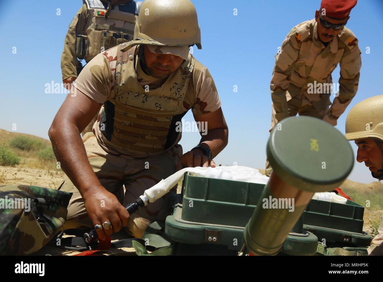 An Iraqi security forces soldier prepares an MK7 MOD2 Anti-Personnel ...