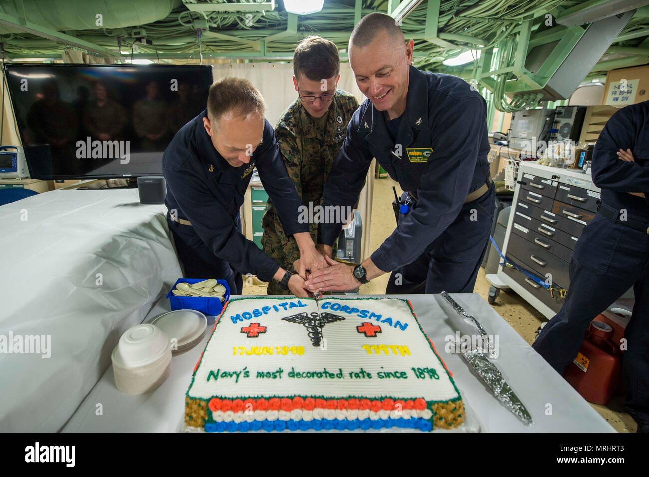 170617-N-ZL062-070 PHILIPPINE SEA (June 17, 2017) Commanding Officer ...