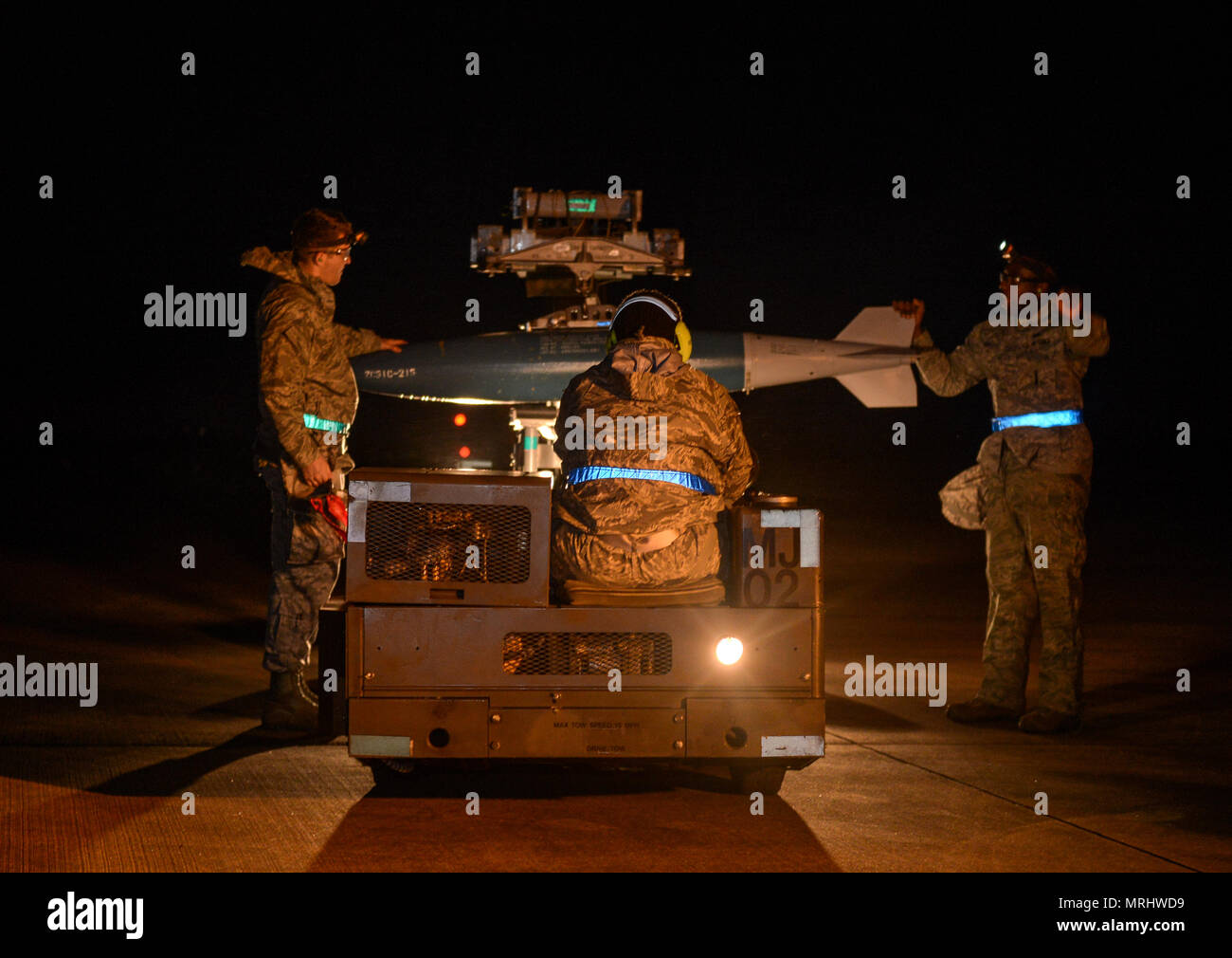 Bomb load air w hi-res stock photography and images - Alamy