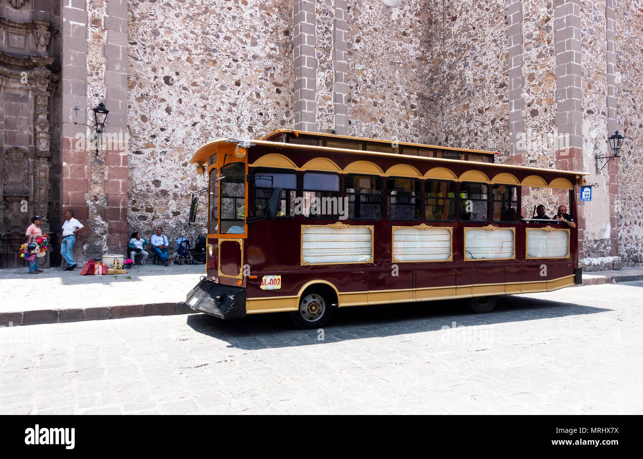 Mexican bus hi-res stock photography and images - Alamy