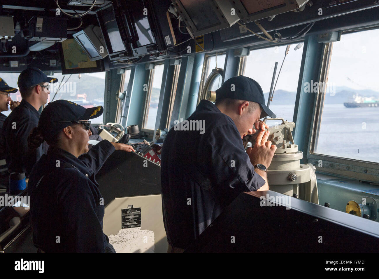Commanding officer of the arleigh burke class guided missile des hi-res ...