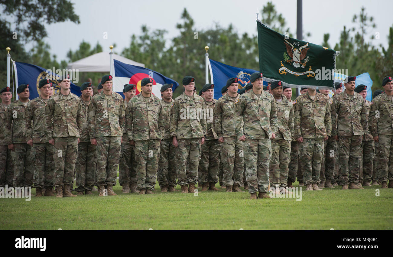 Green Berets from the 7th Special Forces Group (Airborne) stand at ...