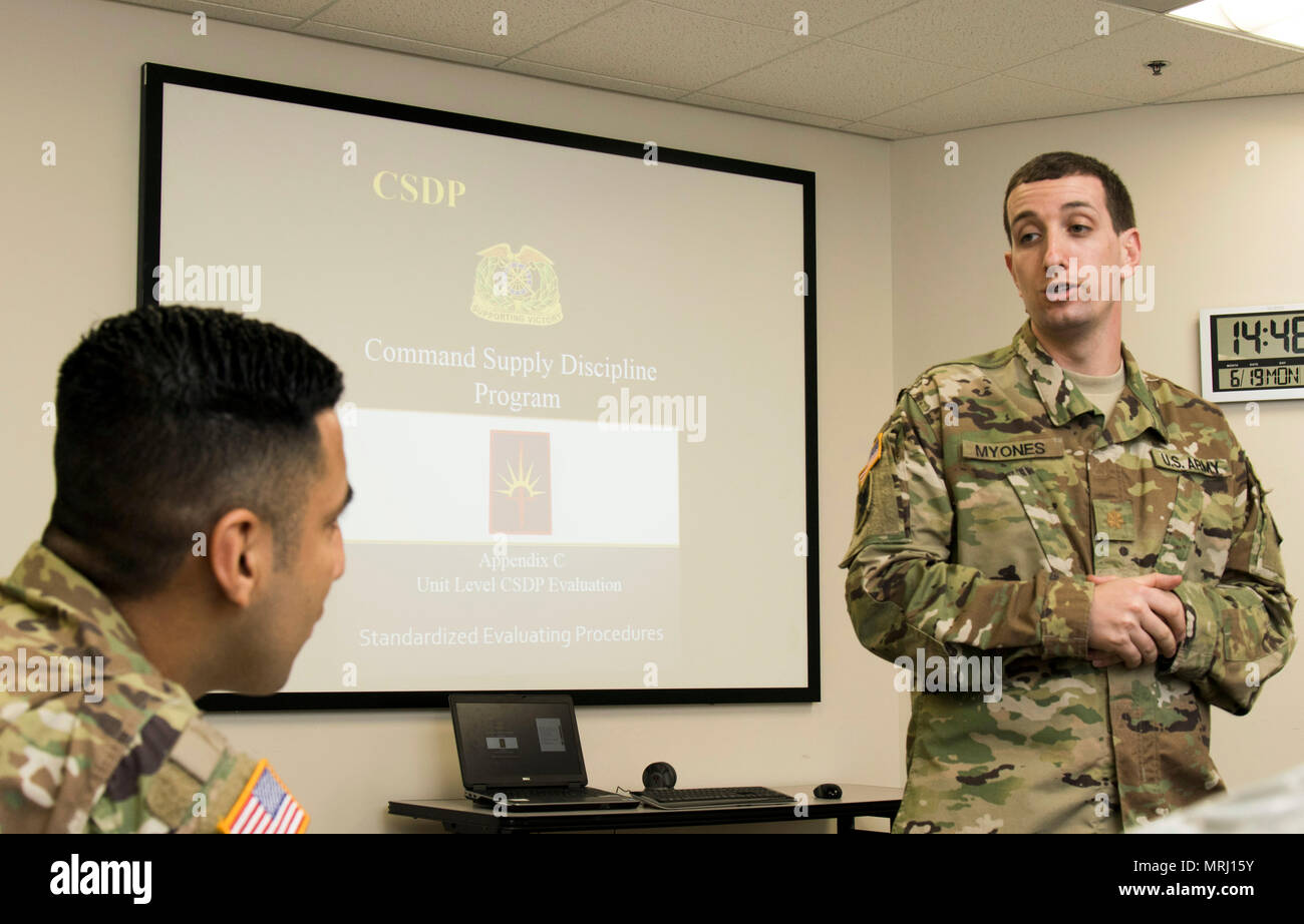 National guard logistician of the year hi-res stock photography and ...